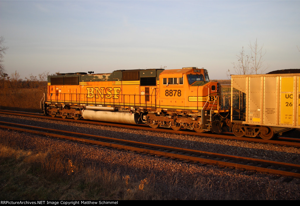 BNSF 8878 - DPU